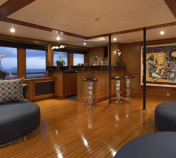 Outstanding 62m Feadship Motor Yacht POSITIVE CARRY underway — Yacht ...